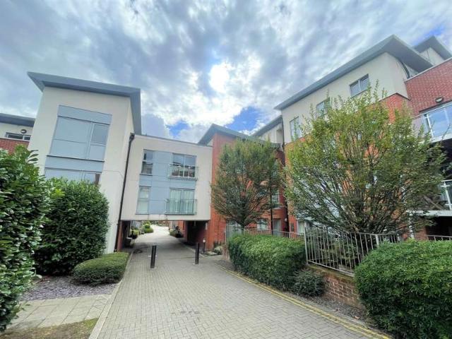 1 Bedroom Apartment Flat