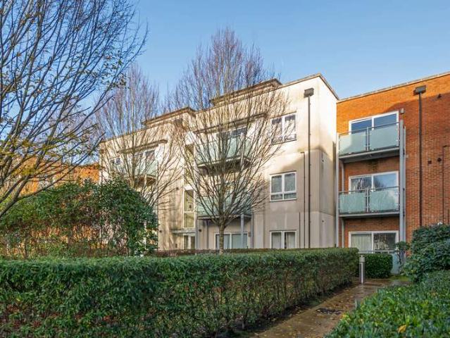 1 Bedroom Apartment Flat