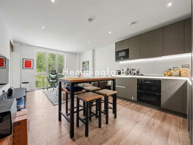 1 Bedroom Apartment Flat
