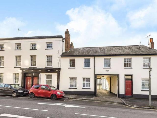 1 Bedroom Apartment Flat