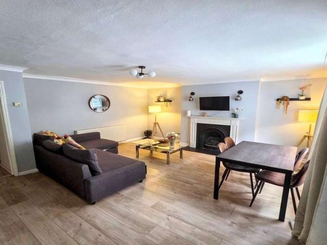 1 Bedroom Apartment Flat
