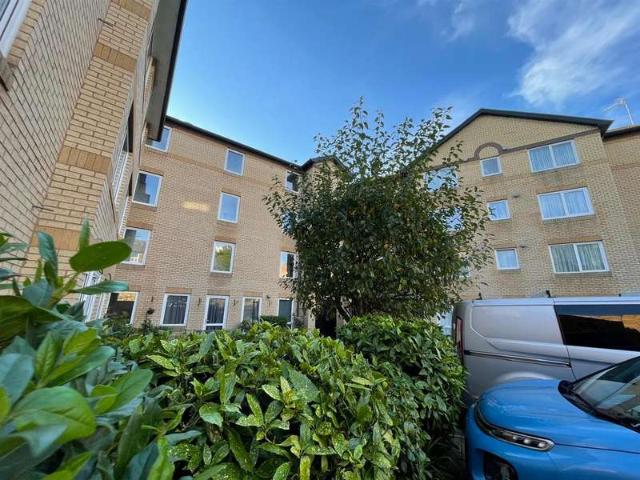 1 Bedroom Apartment Flat