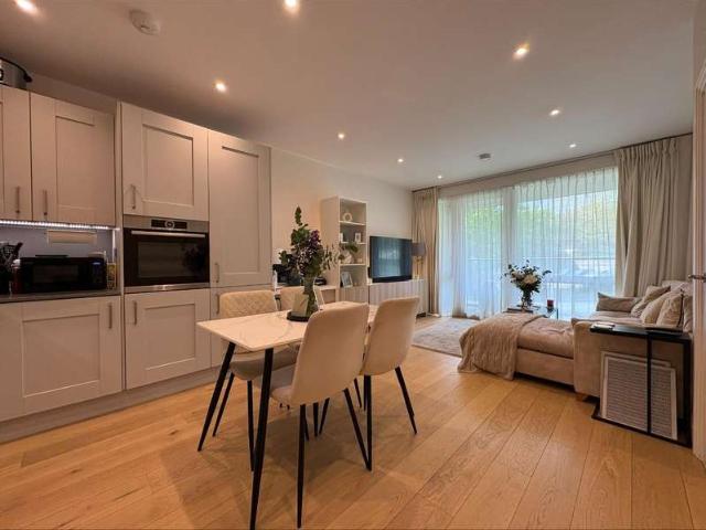 1 Bedroom Apartment Flat