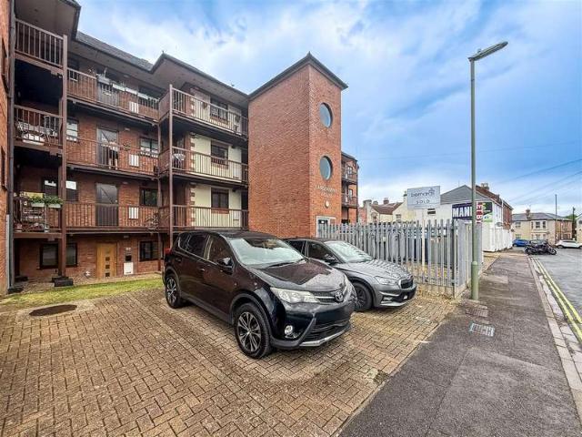 1 Bedroom Apartment Flat