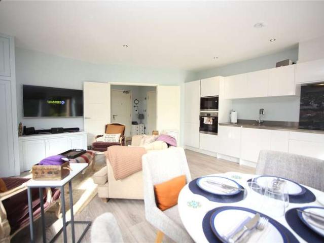 1 Bedroom Apartment Flat