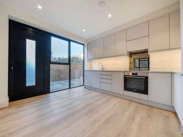 1 Bedroom Apartment Flat