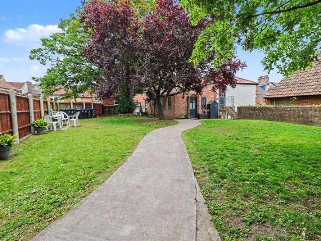 1 Bedroom Apartment Flat