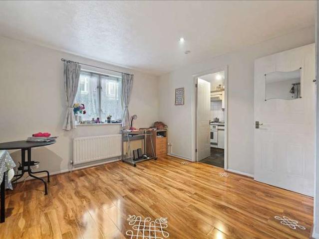 1 Bedroom Apartment Flat