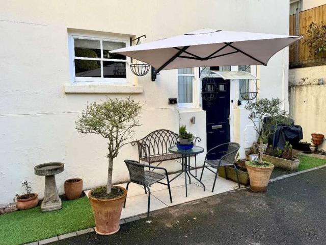 1 Bedroom Apartment Flat