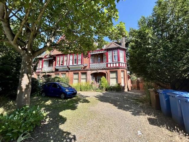 1 Bedroom Apartment Flat