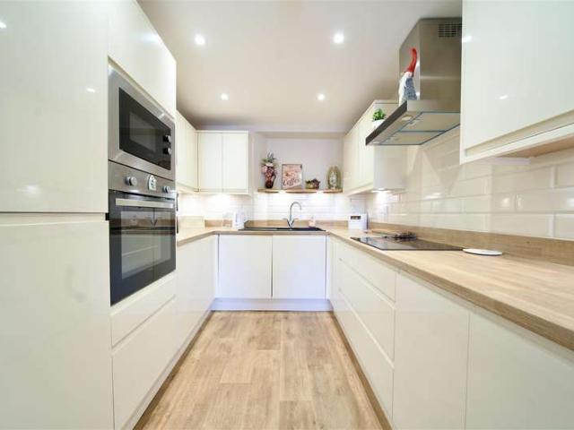 1 Bedroom Apartment Flat