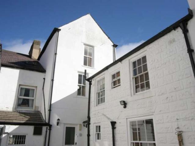 1 Bedroom Apartment Flat