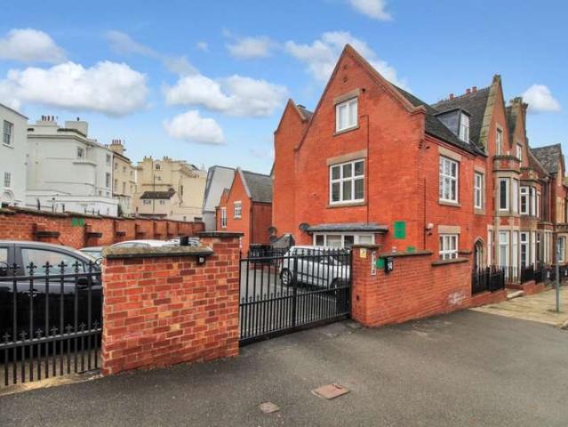 1 Bedroom Apartment Flat