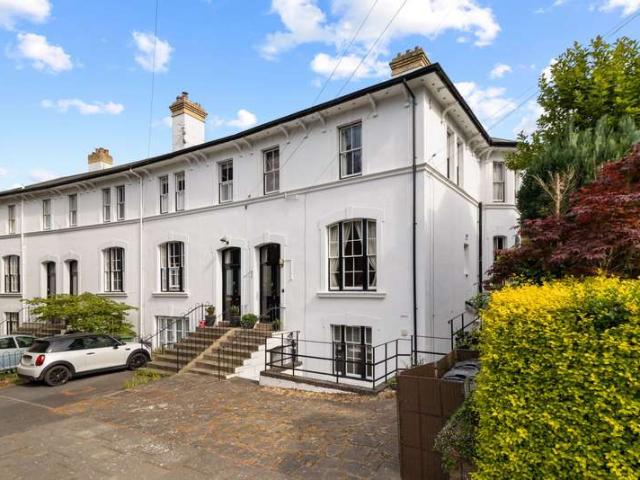 1 Bedroom Apartment Flat