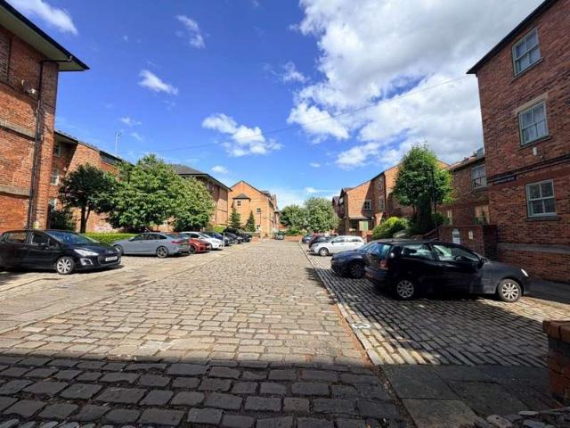 1 Bedroom Apartment Flat