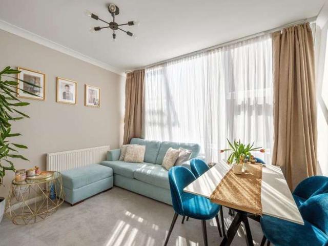 1 Bedroom Apartment Flat