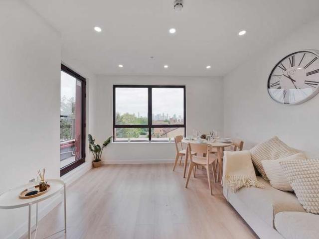 1 Bedroom Apartment Flat