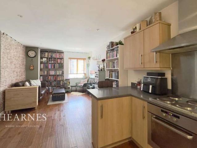 1 Bedroom Apartment Flat