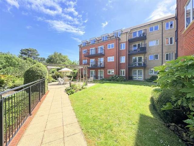 1 Bedroom Apartment Flat