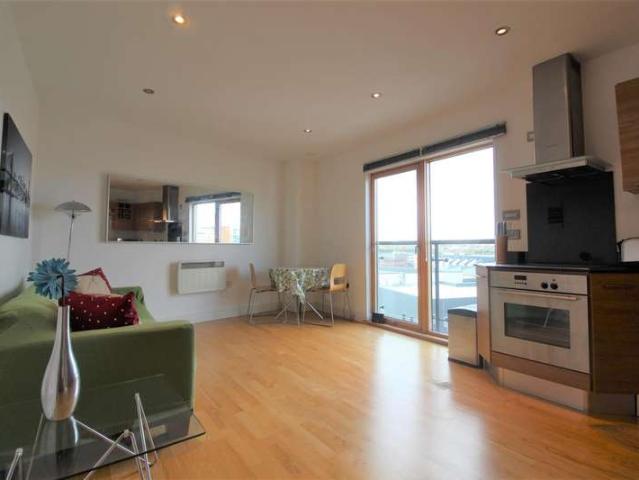 1 Bedroom Apartment Flat