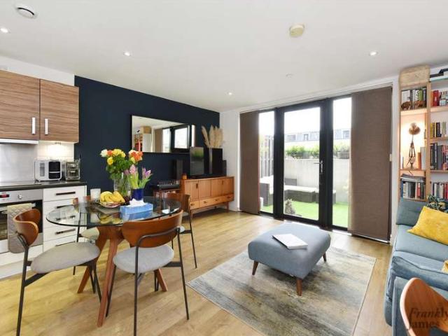 1 Bedroom Apartment Flat