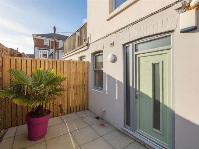 1 Bedroom Apartment Flat