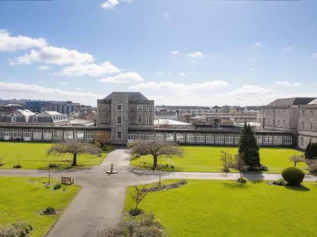 1 Bedroom Apartment Flat