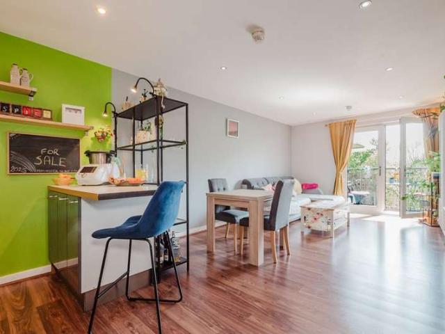 1 Bedroom Apartment Flat