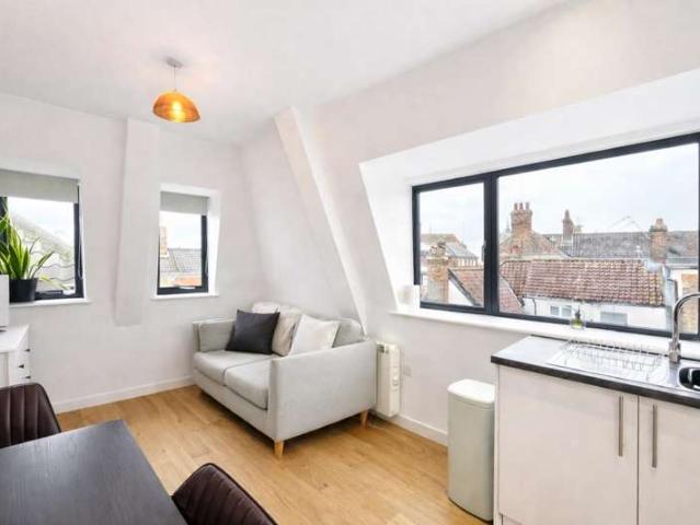 1 Bedroom Apartment Flat