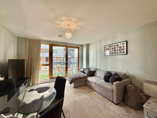 1 Bedroom Apartment Flat