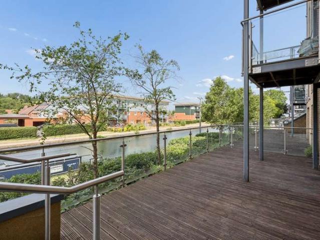 1 Bedroom Apartment Flat