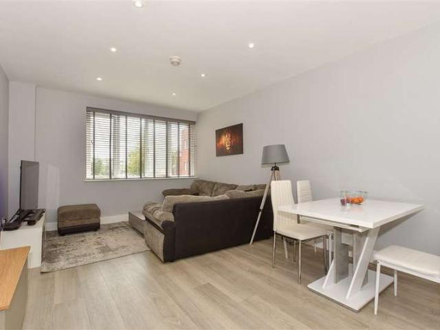 1 Bedroom Apartment Flat