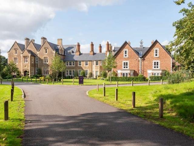 1 Bedroom Apartment Flat