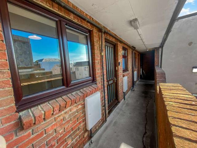 1 Bedroom Apartment Flat