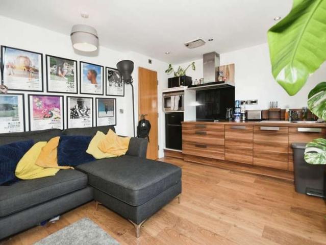 1 Bedroom Apartment Flat
