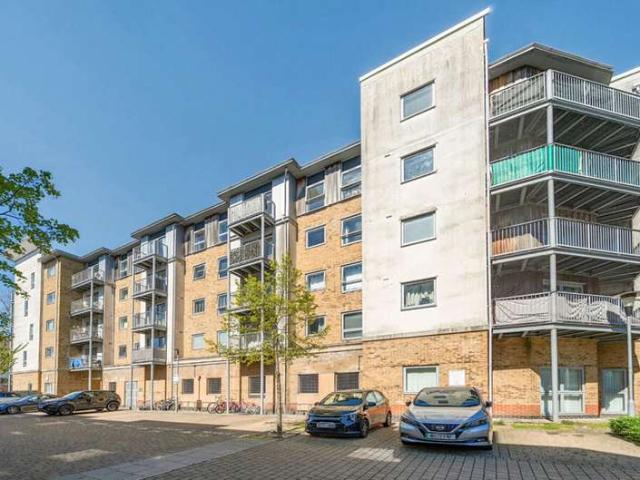 1 Bedroom Apartment Flat