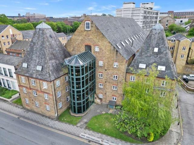 1 Bedroom Apartment Flat