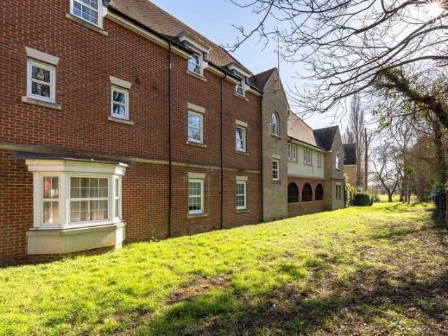 1 Bedroom Apartment Flat