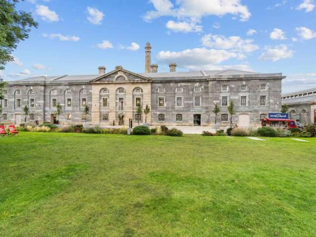 1 Bedroom Apartment Flat