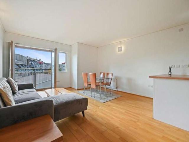 1 Bedroom Apartment Flat