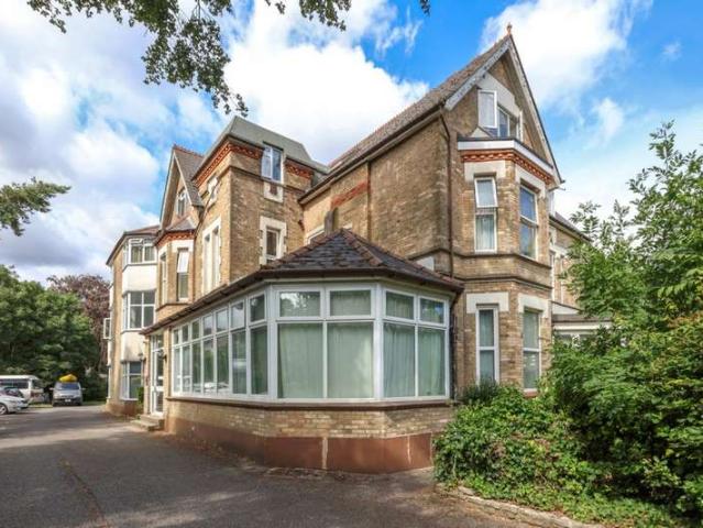 1 Bedroom Apartment Flat