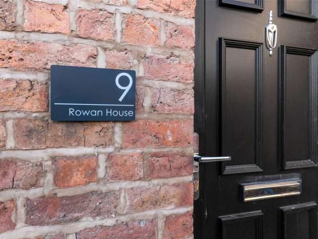 1 Bedroom Apartment Flat