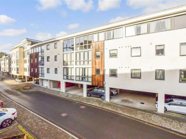 1 Bedroom Apartment Flat