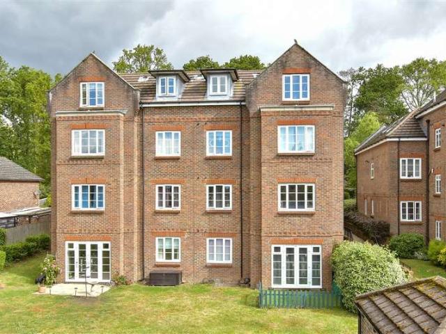 1 Bedroom Apartment Flat