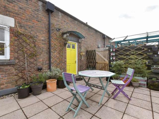 1 Bedroom Apartment Flat
