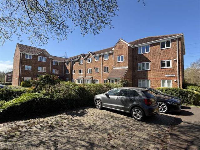 1 Bedroom Apartment Flat