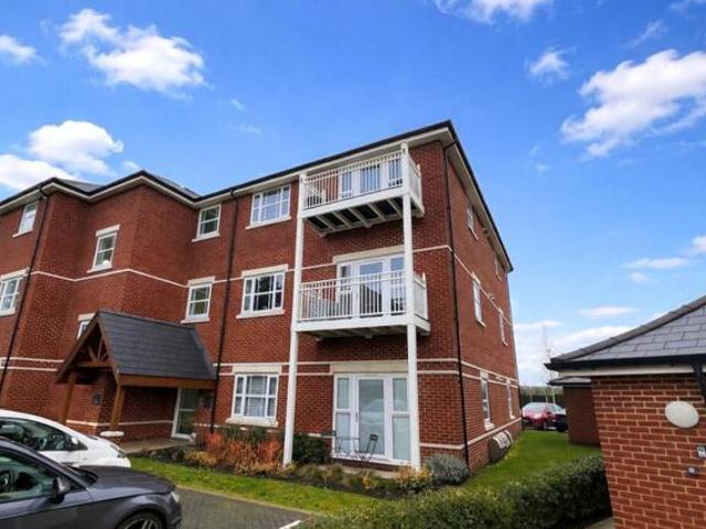 1 Bedroom Apartment Fleet Hampshire LS100988000