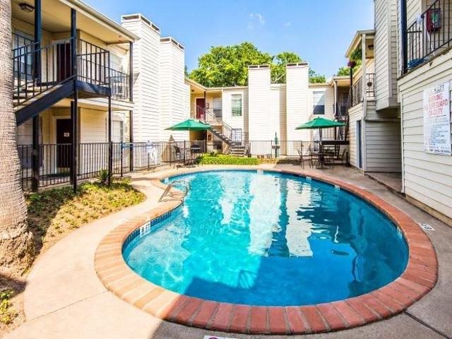 1 Bedroom Apartment for Rent at Avenue F & E 39th St #205, Austin, TX 78705 Hyde Park