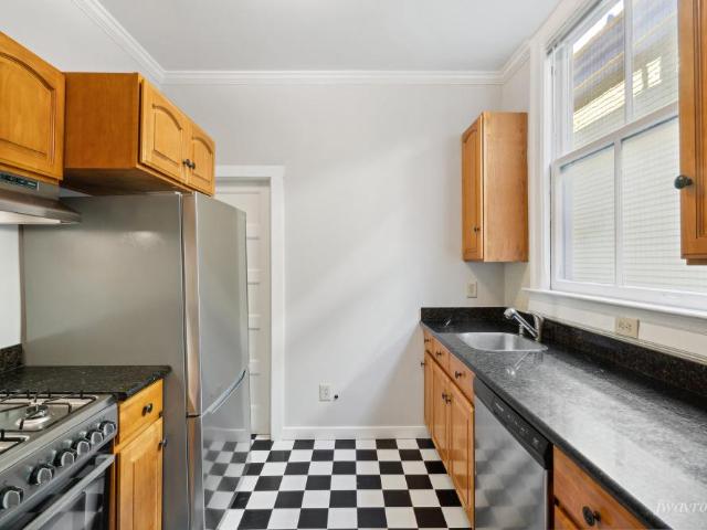 1 Bedroom Apartment for Rent at Ashbury Street & Page Street, San Francisco, CA 94117 Haight Ashbury
