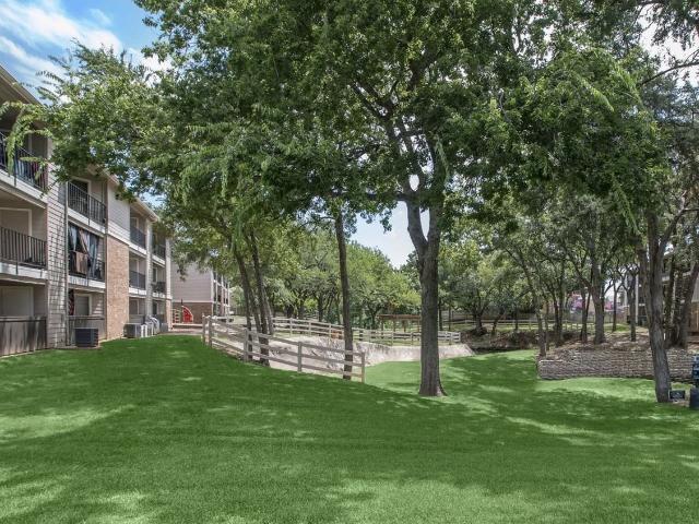 1 Bedroom Apartment for Rent at Brown Blvd & Forest Brook Ln #142, Arlington, TX 76006